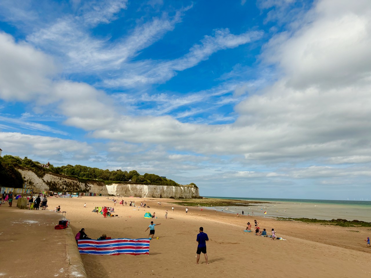 Stone Bay – Beach in Broadstairs – Sandgeek