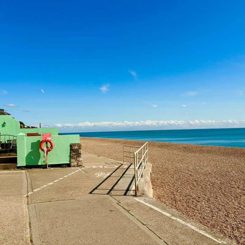 Mermaid Beach – Beach in Folkestone – Sandgeek